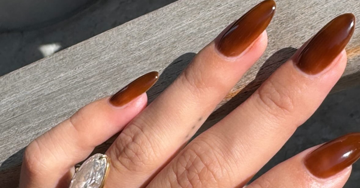 How to DIY Hailey Bieber's Maple Syrup Manicure | Who What Wear