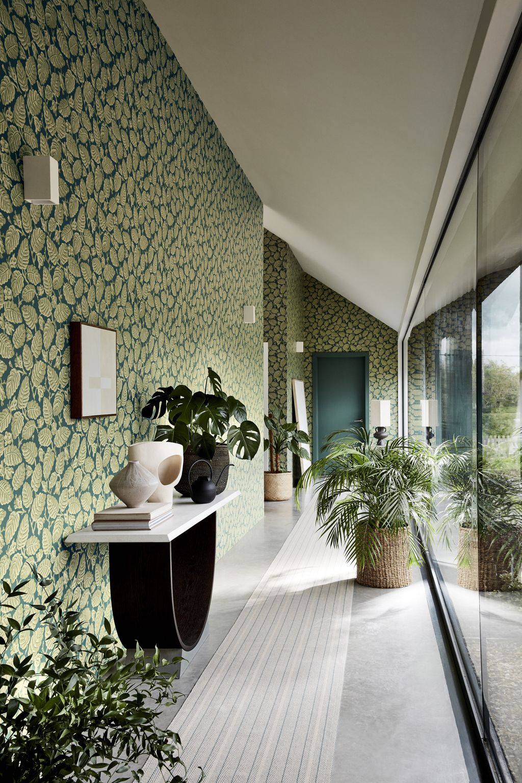 Hallway wallpaper ideas: 20 statement wallpapers for a hall | Homes ...