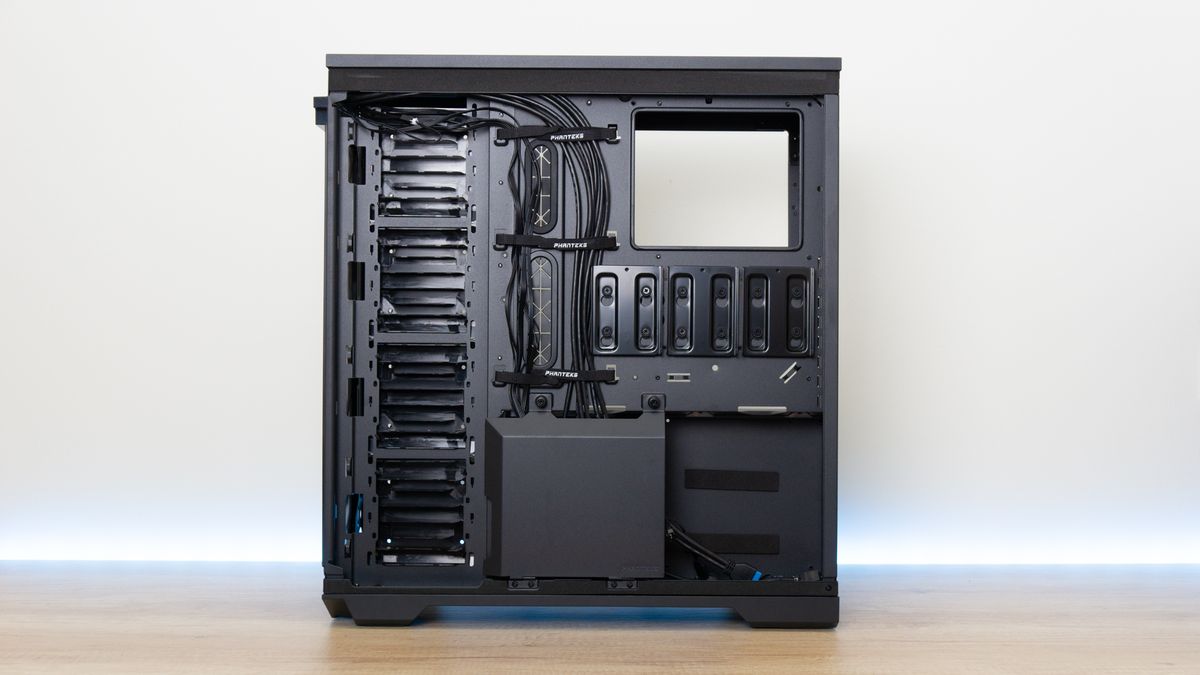 Phanteks Enthoo Pro II Review: Dual-System, Fabric Mesh Intake | Tom's ...