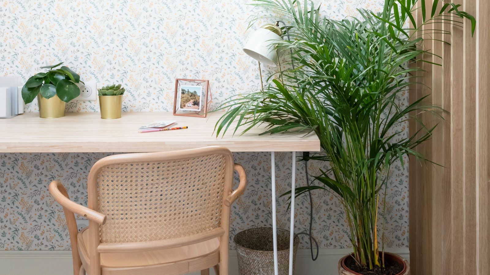 4 things interior designers always include in a home office | Ideal Home