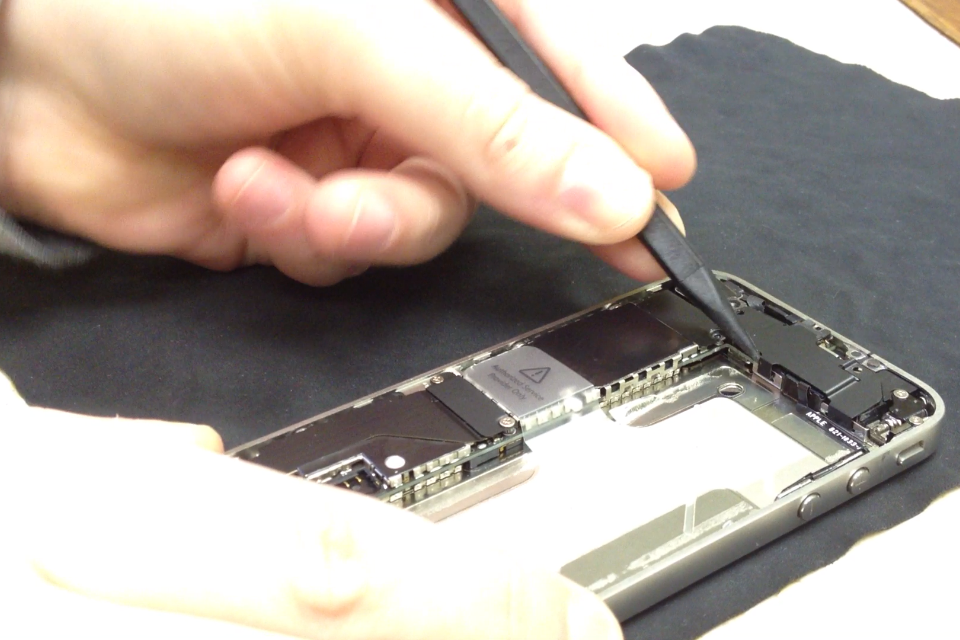 How to replace the Home button on your iPhone 4 (GSM only) | iMore