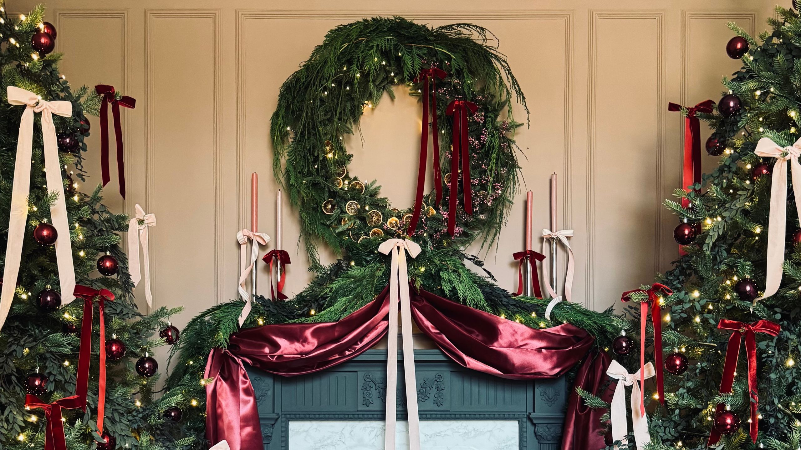 This Designer's Wreath and Garland Trick Has Wow-Factor | Livingetc