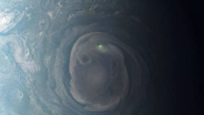Lightning on Jupiter could be up to 1 million times stronger than on ...