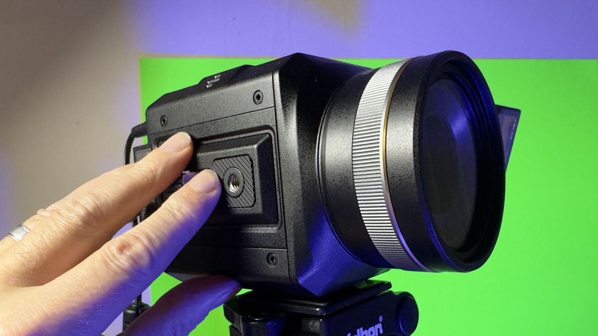 Hollyland VenusLiv review | Digital Camera World