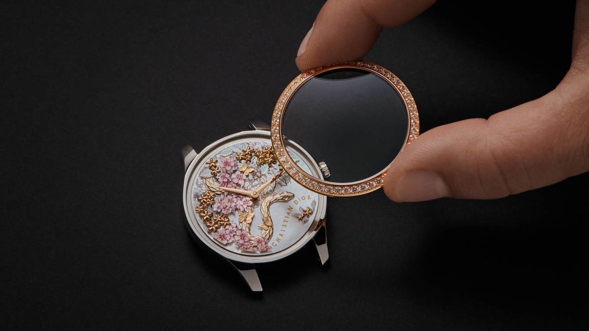 Dior celebrates the Year of the Snake with a rose gold lunar-inspired ...