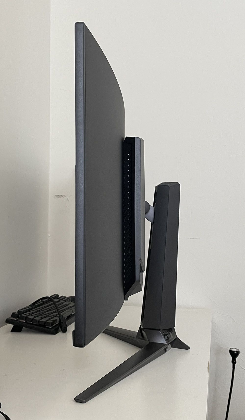 Asus ROG Swift PG49WCD 49-inch gaming monitor review: The most colorful ...