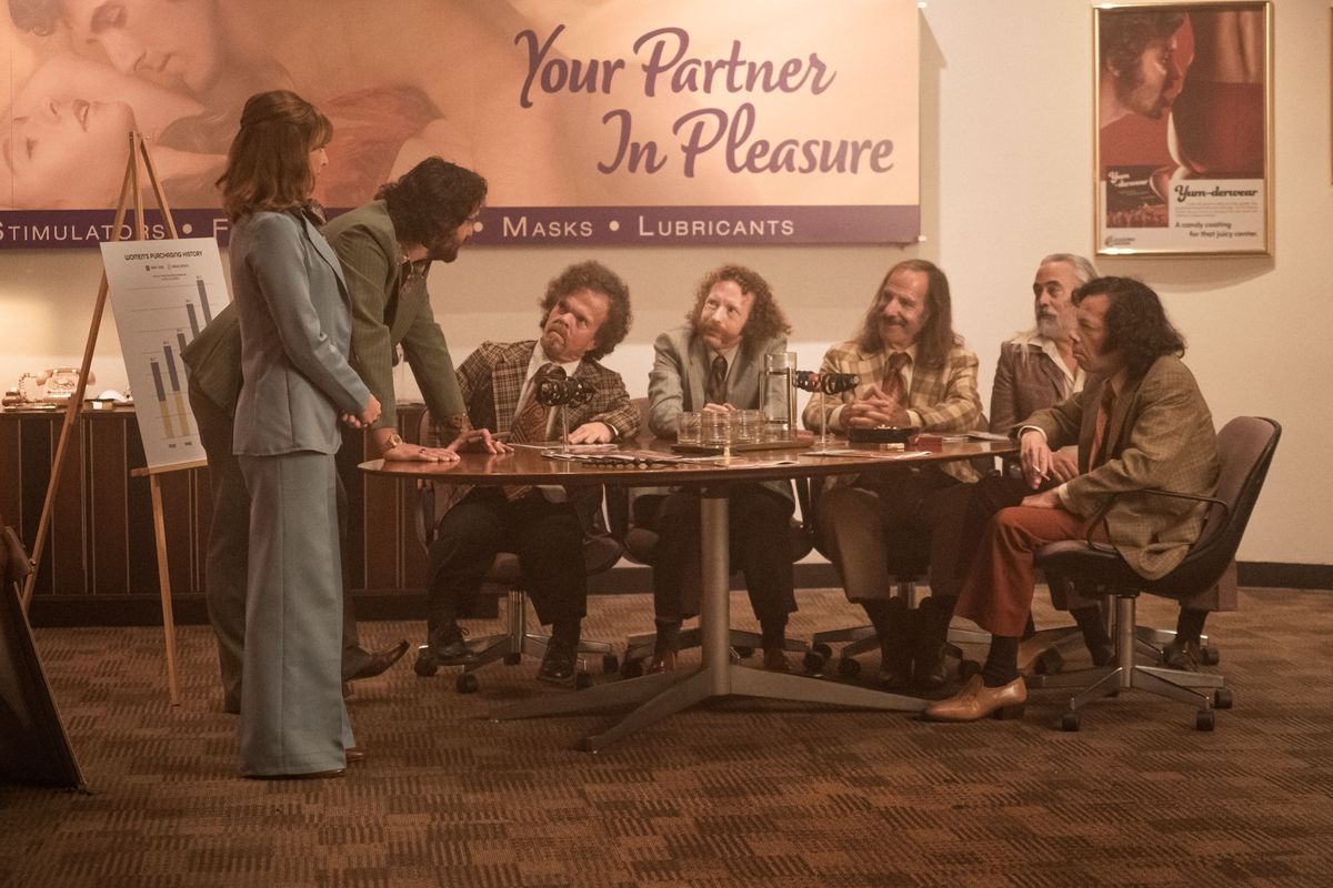 Minx season 1 episode 2 review: Minx visits the country club | What to ...