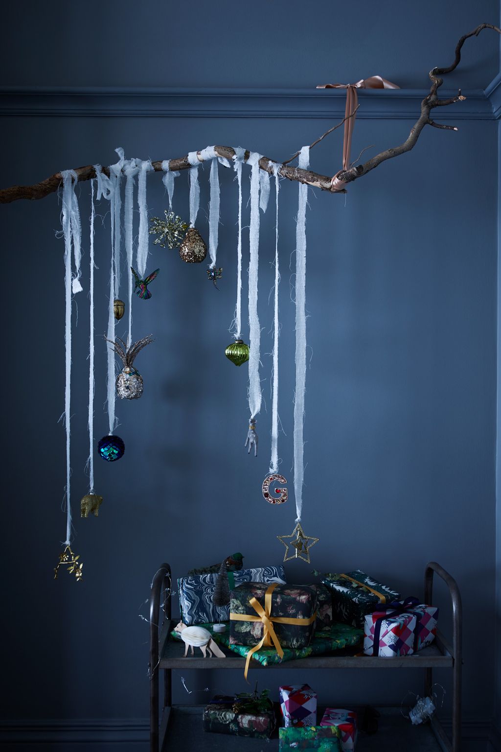 Decorating With Baubles: Creative And Stylish Christmas Decorating Ideas