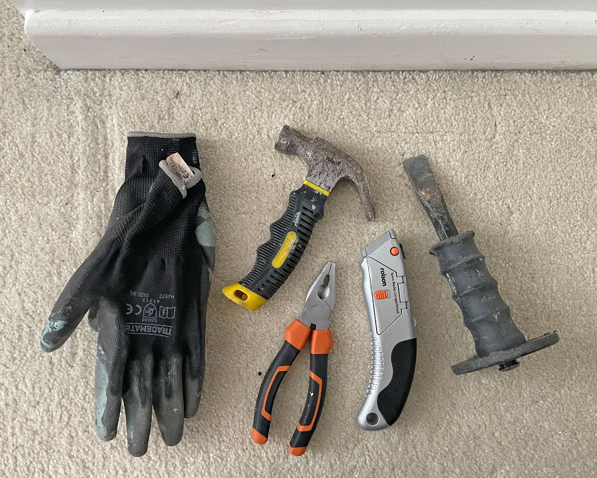 How to remove baseboards: 6 basic steps | Real Homes