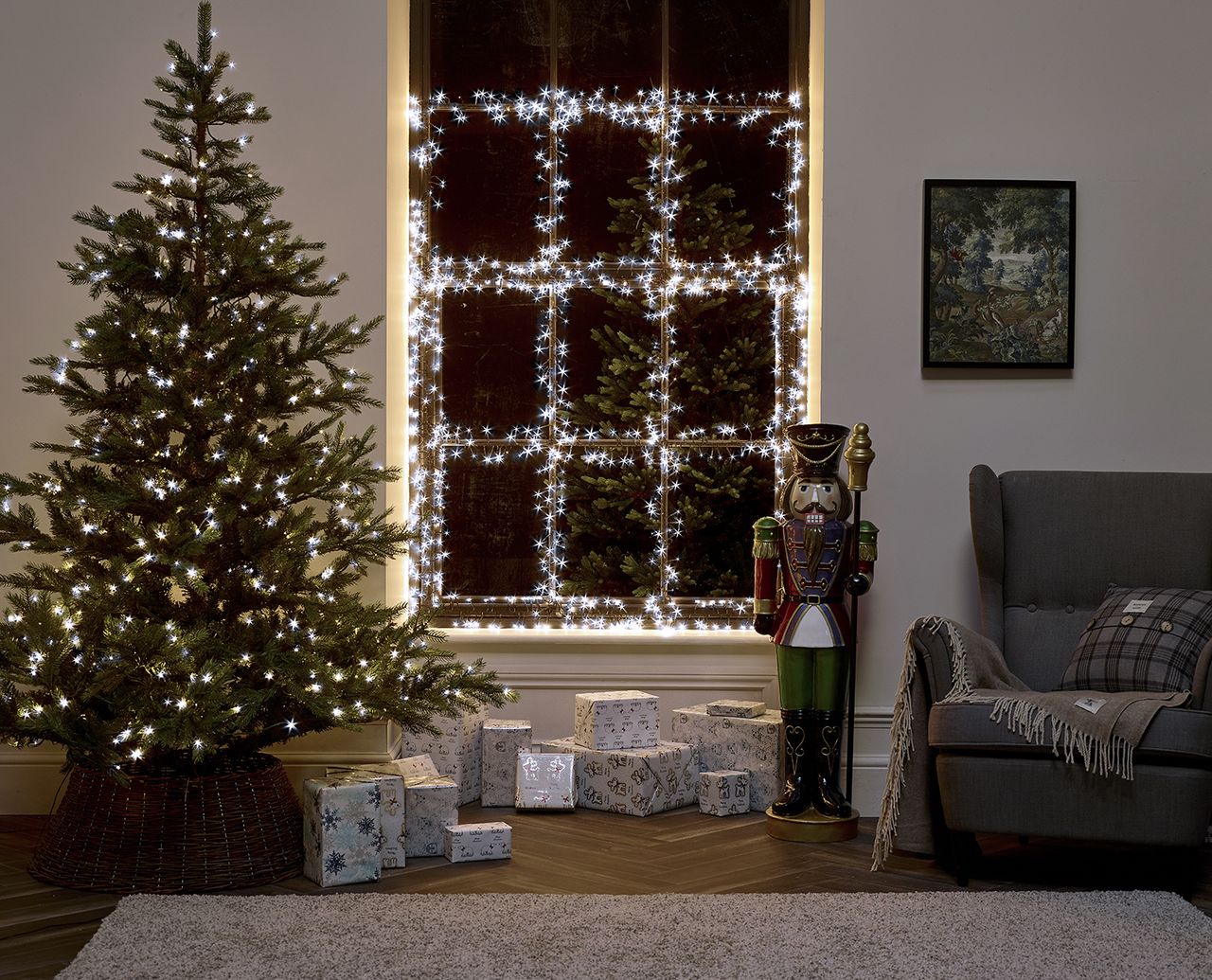 Christmas window lighting ideas | Livingetc
