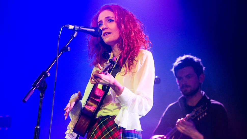 11 YouTube tips for musicians from singer-songwriter Janet Devlin ...