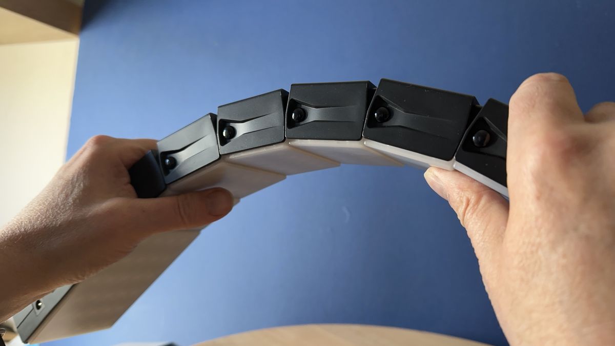 Sirui Dragon B25R bendable RGB LED light review | Digital Camera World