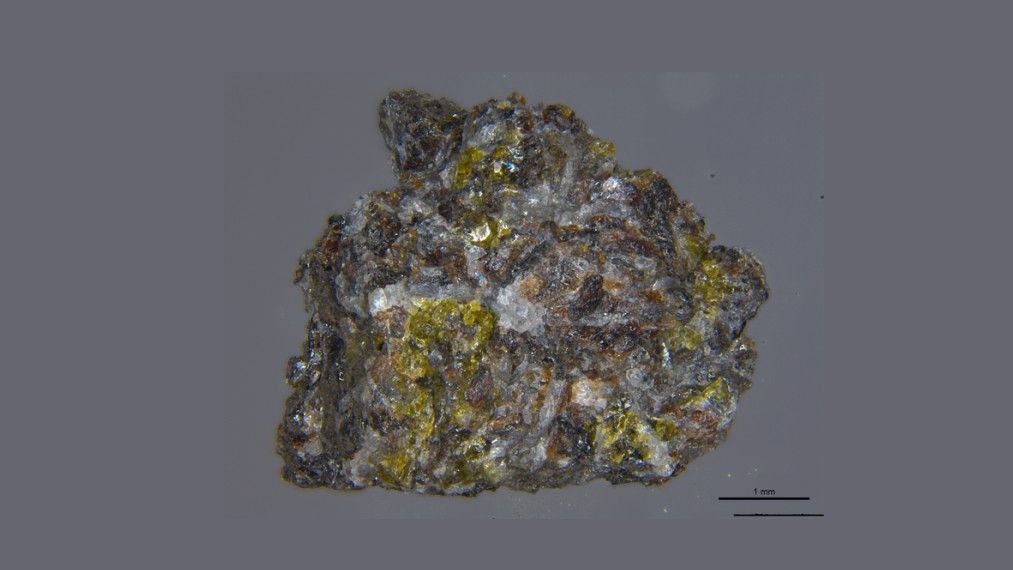 China's fresh moon rocks are younger than the Apollo samples and no one ...