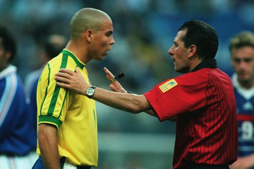 The most iconic football referees | FourFourTwo