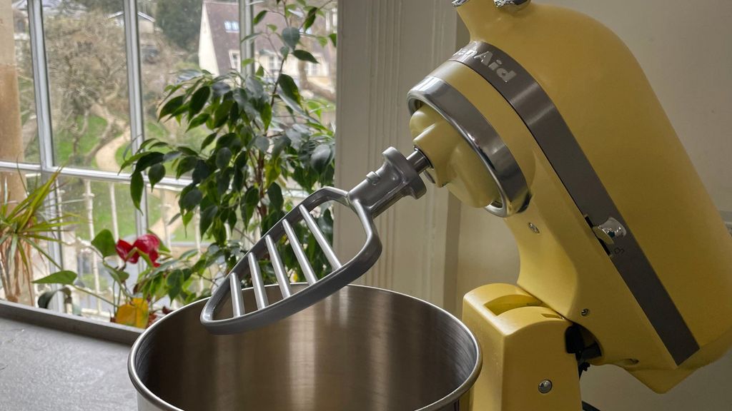 What is a pastry blender? Professional bakers explain | Woman & Home