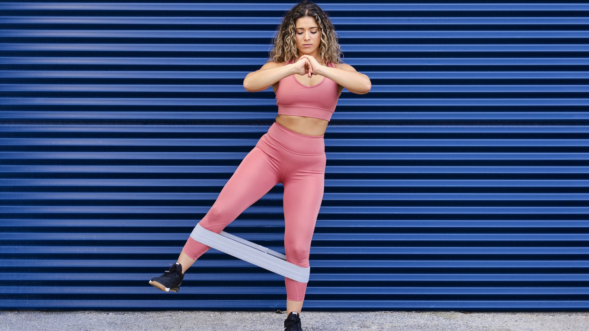 Forget squats—a mobility expert recommends these three knee-friendly ...