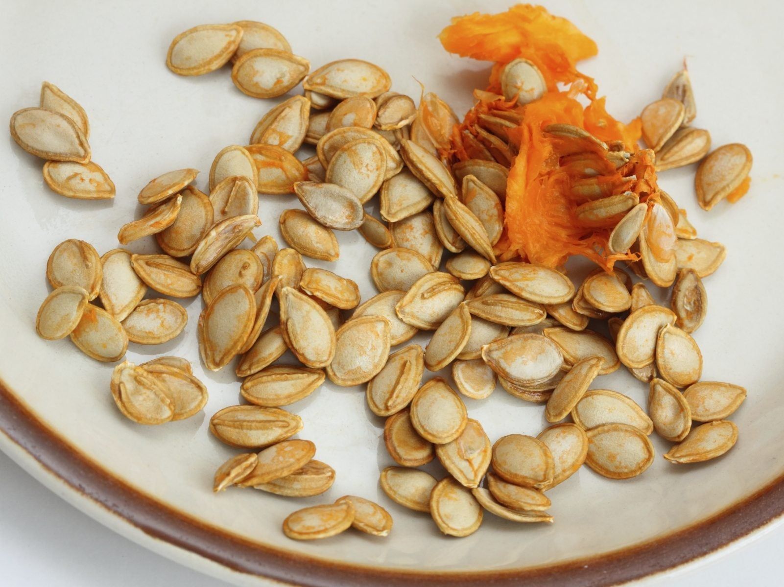 Roasting Pumpkin Seeds - Tips On Separating Pumpkin Seeds From Pulp ...