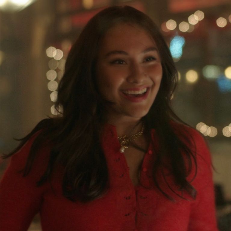 Lola Tung Carries Coach's Next It-Bag With an Even Buzzier Summer Scarf ...