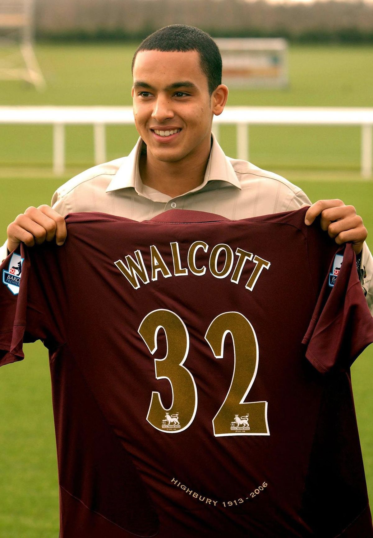 On this day in 2006: Arsenal sign 16-year-old Theo Walcott from ...