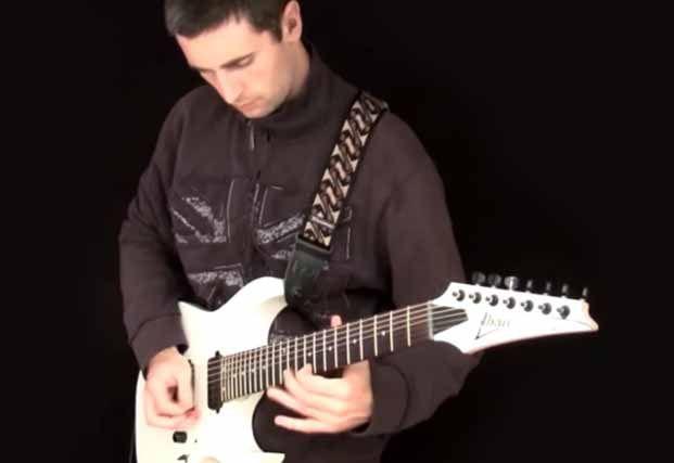 Using Tapping for Scale Runs | Guitar World