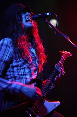 Interview: Tesla Guitarist Dave Rude Talks Gibson Guitars, Marshall ...