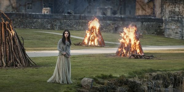 Reign Review: Castles, Costumes And Soapy Teen Drama | Cinemablend