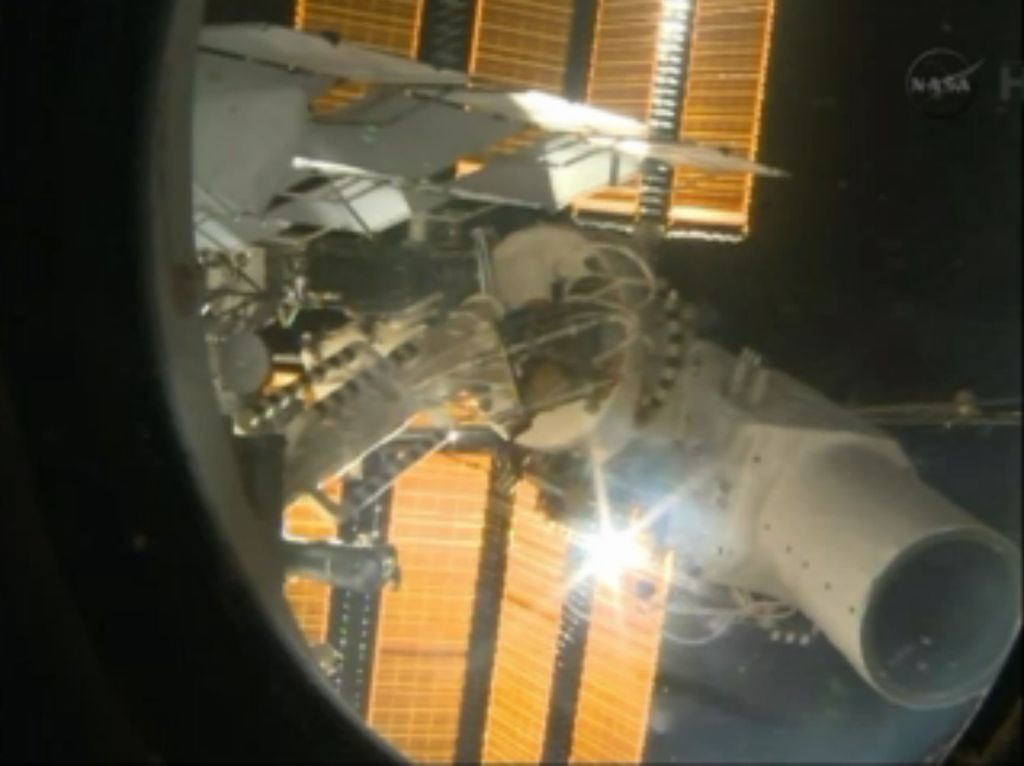 Cosmonauts Hit Snag with HD Cameras in Record-Breaking Spacewalk | Space