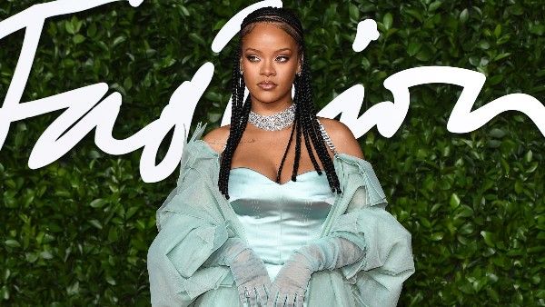 Rihanna claps back at fans after they asked about her next album | My ...