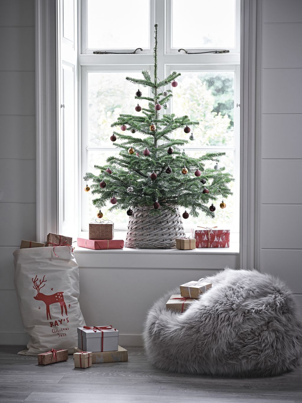 18 apartment Christmas decor ideas for a fresh and festive finish ...