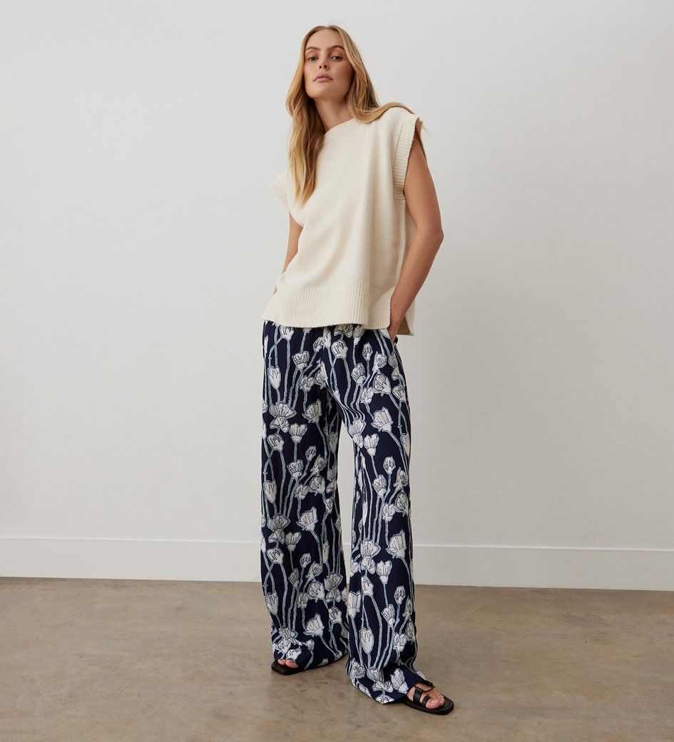 11 Classic British Outfits That Always Look Chic | Who What Wear