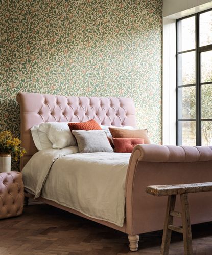 How to decorate with a king size bed in a small room | Real Homes