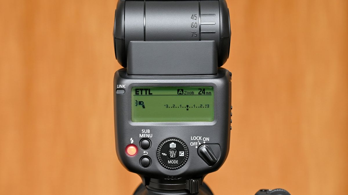 Canon Speedlite EL-10 review: the reinvention of a favorite flashgun ...