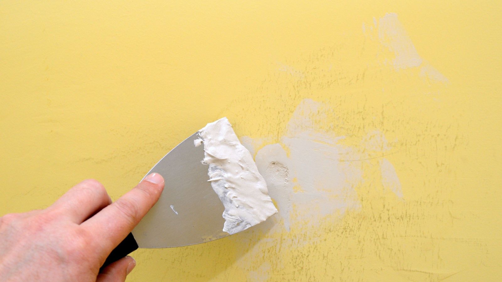 Filling cracks in walls is simple, but don't miss this step | Ideal Home