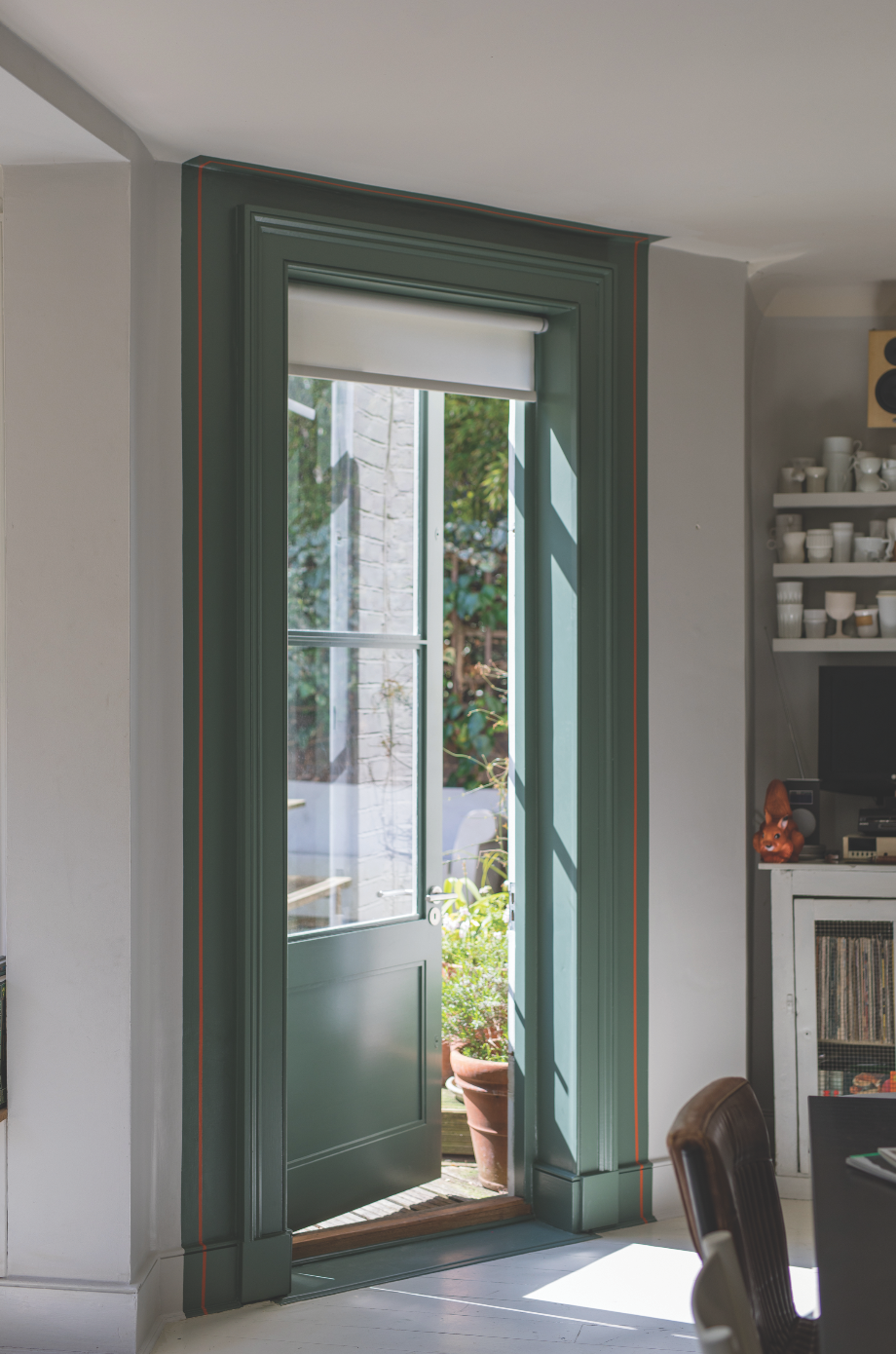 How to decide what color to paint the inside of your front door | Livingetc