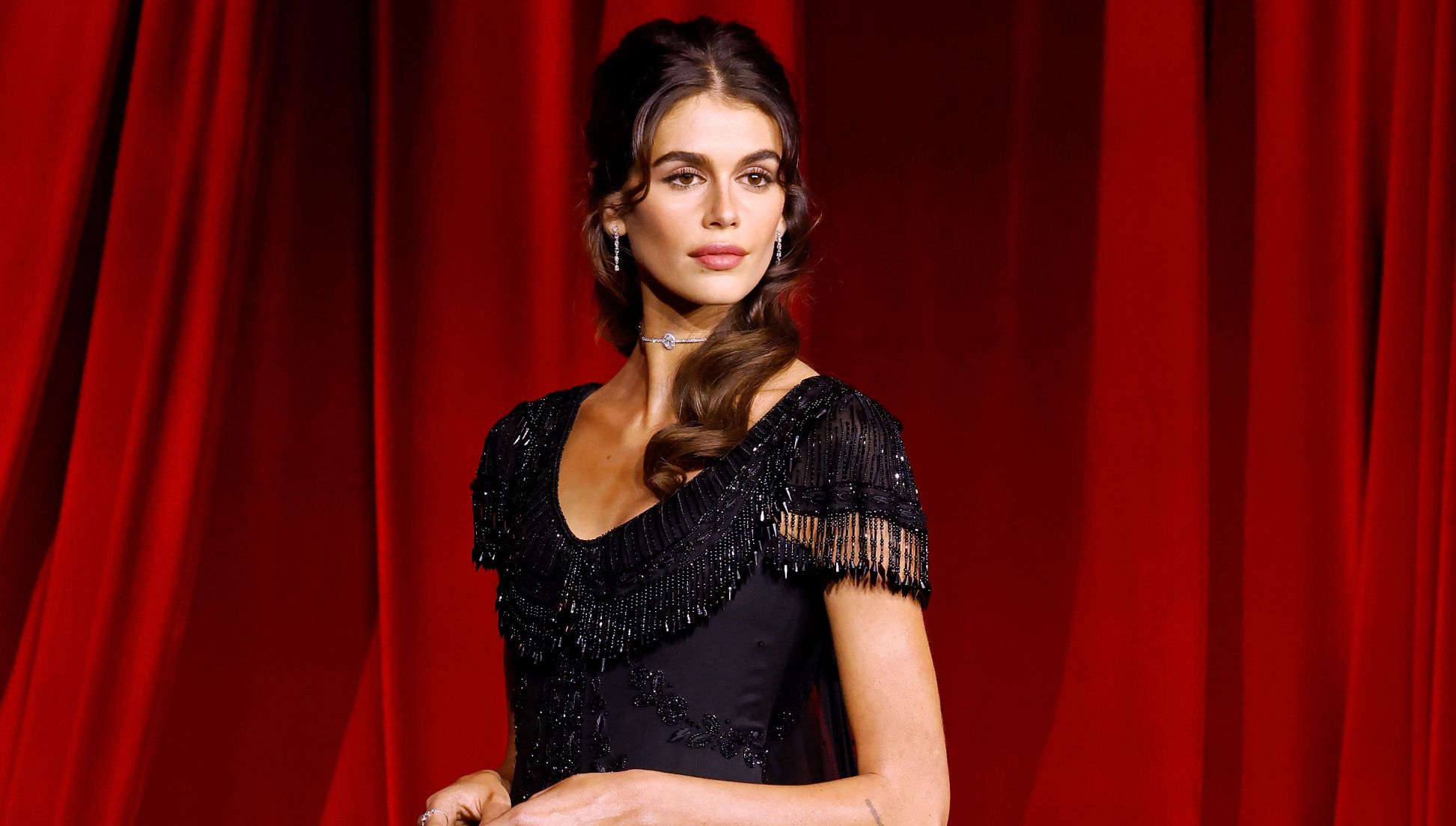 Kaia Gerber Channels Audrey Hepburn in the Most Elegant Vintage ...