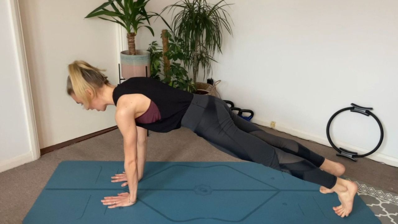 Improve your posture and strengthen your entire body with this 8-move ...