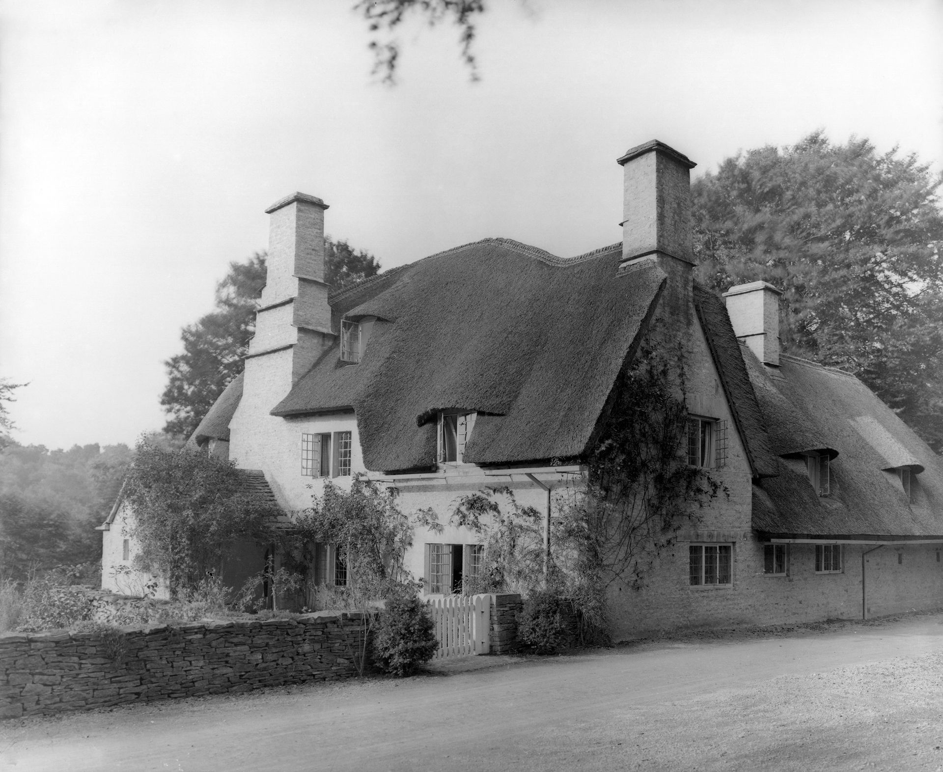 How the architecture of the Cotswolds came to define the archetypal ...