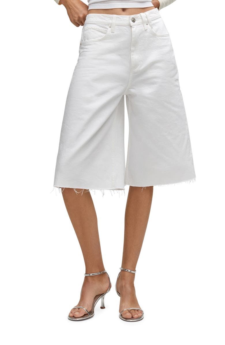 8 Outfits Every Fashion Person Wears With Bermuda Shorts | Who What Wear