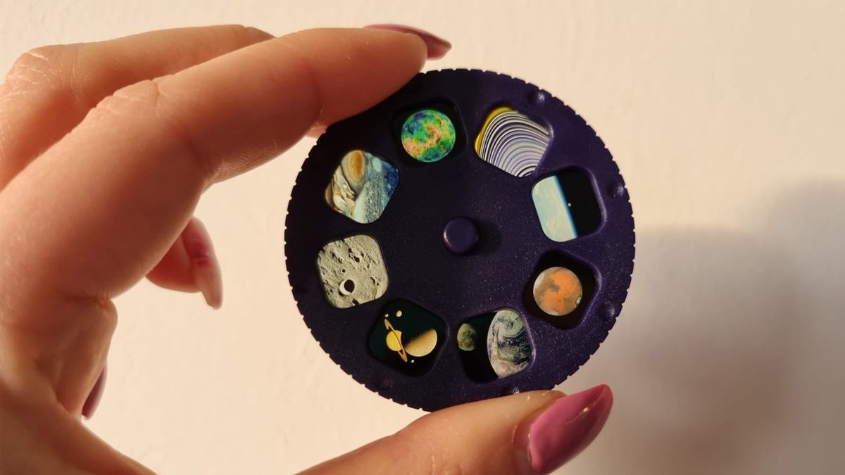 Brainstorm Toys Deep Space Home Planetarium and Projector review | Live ...