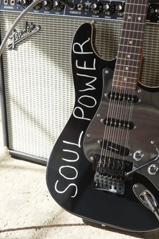 Tom Morello 'Soul Power' Artist Signature Stratocaster released by ...