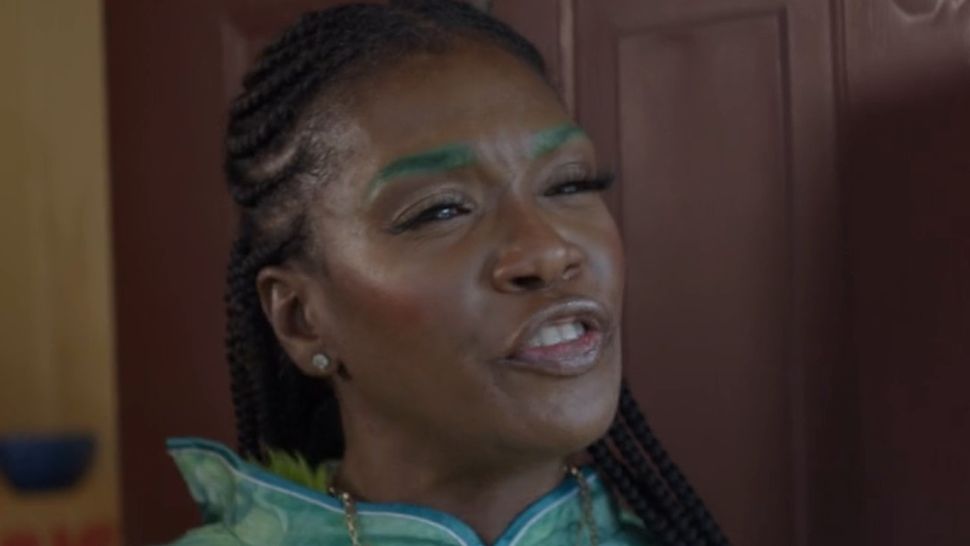 Tubi's Christmas Movie The Grinch That Stole B*tches Had Me Laughing ...