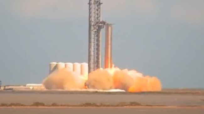 Spacexs Starship Super Heavy Booster Test Fires 14 Engines Space