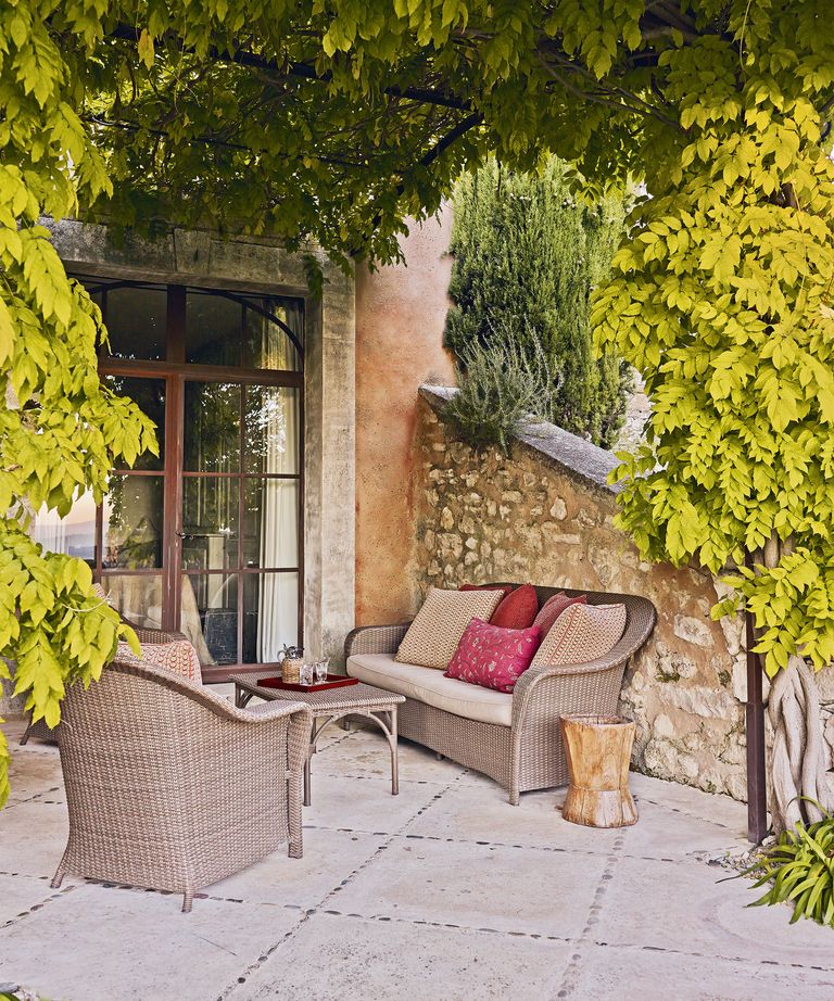 Mediterranean garden ideas: 12 design and planting tips | Homes and Gardens