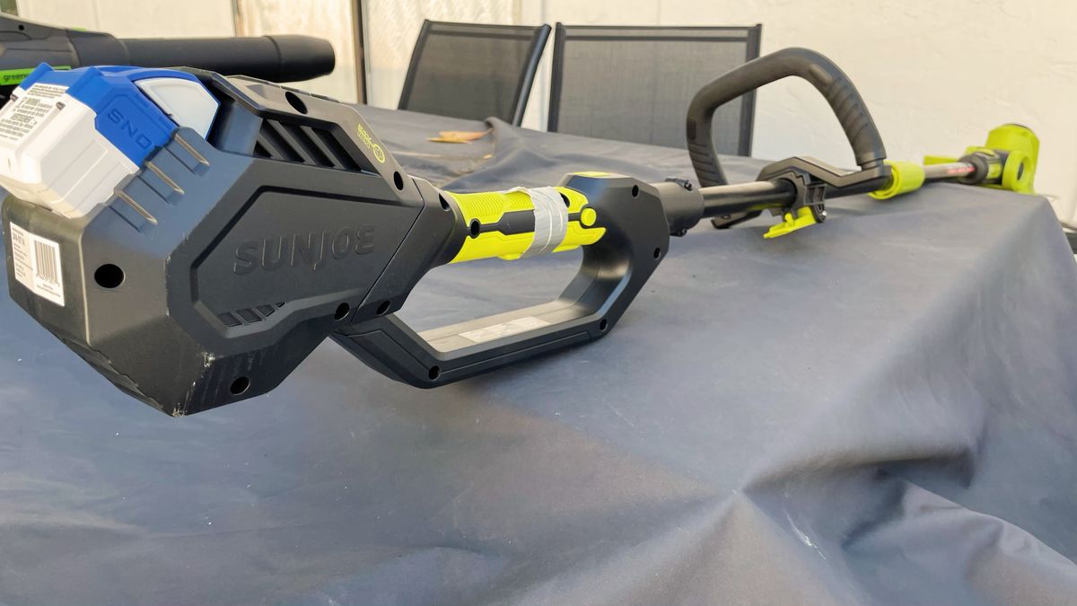 Sun Joe 24V-ST14 Cordless String Trimmer review | Top Ten Reviews