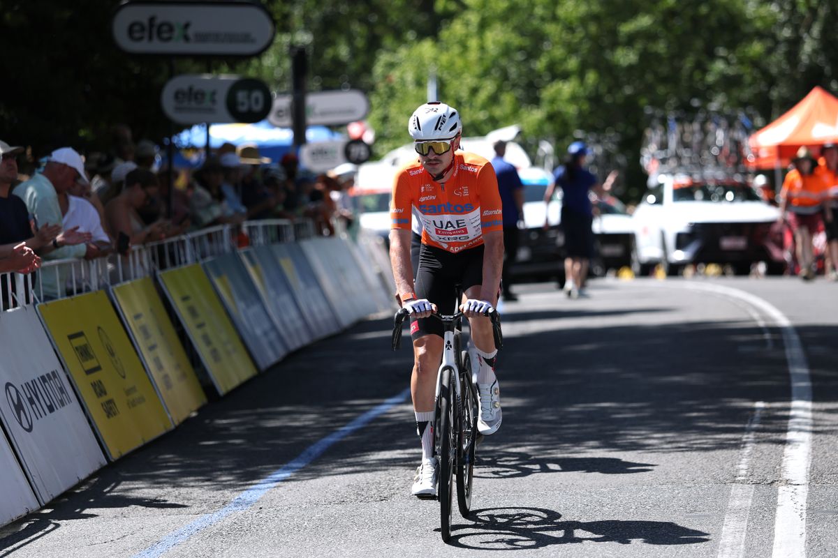 Jay Vine broke wrist in mid-race kangaroo collision, still won Tour ...