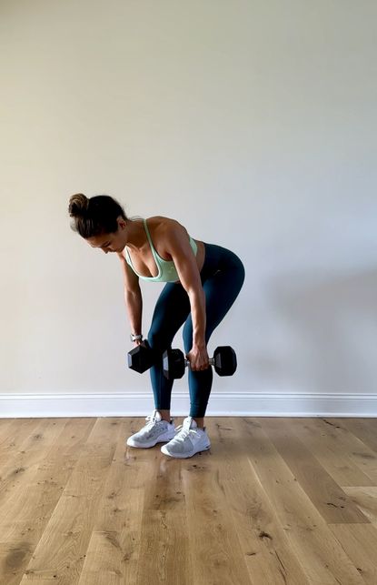 An expert trainer says you only need these five dumbbell exercises to ...