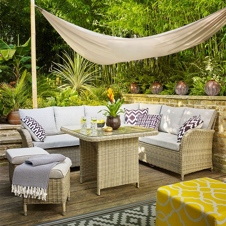 15 garden table ideas – stylish seating for your outside space | Ideal Home