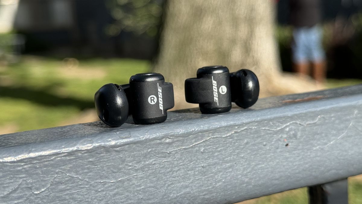 Moto Loop Buds review: Looking this pretty doesn't come cheap | Android ...
