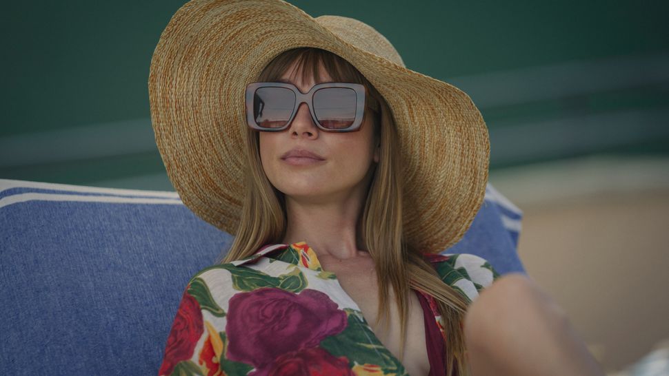 Who is Erin Carter? cast: who's who in the Netflix thriller | What to Watch