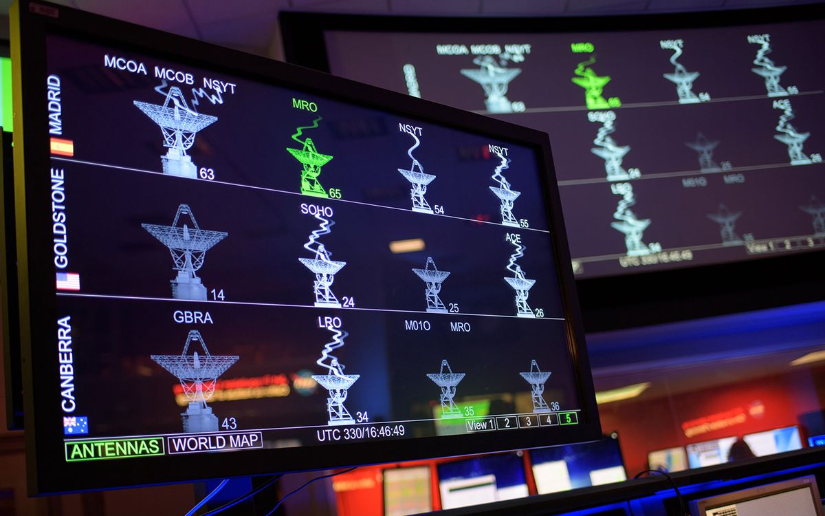 NASA's InSight Mars Lander: Amazing Landing Day Photos!: Page 2 | Space